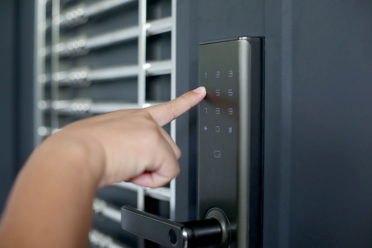 Essential Features for Designing a Minimalist Smart Home You’ll Love ...