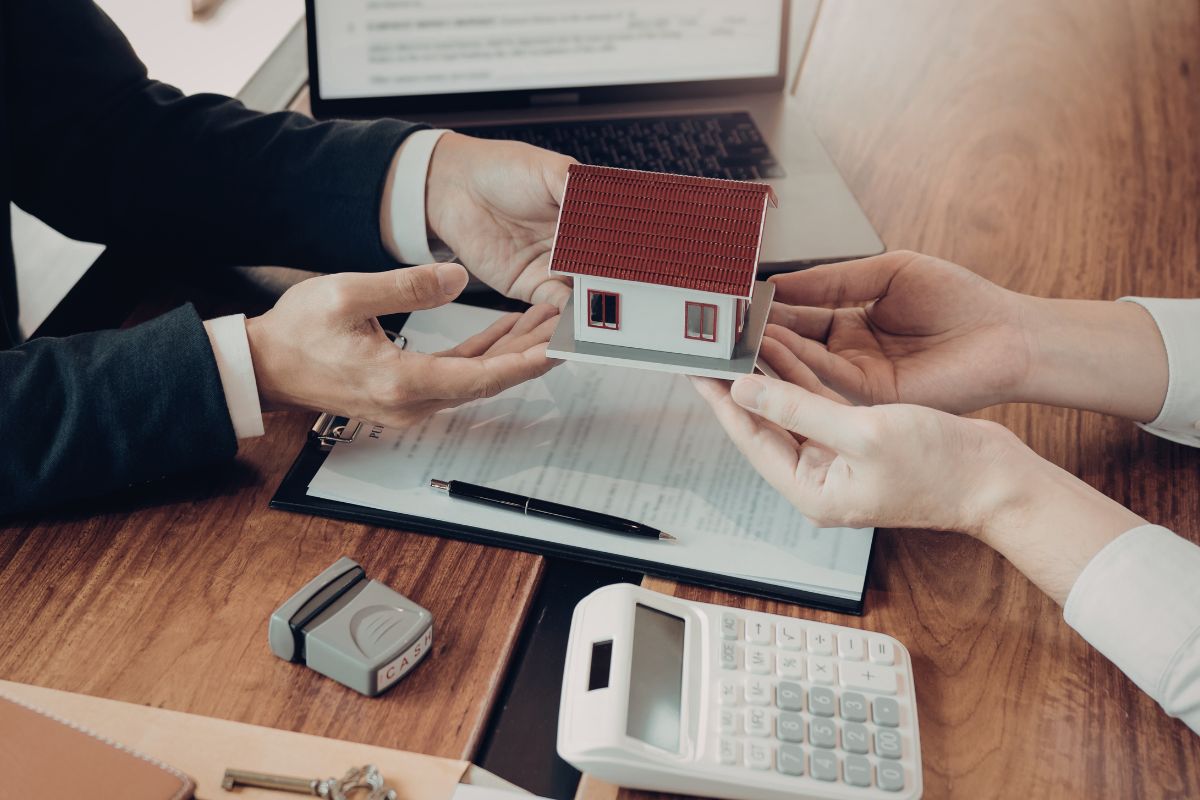 What Homeowners Should Know About Selling Outside the MLS - Huliq